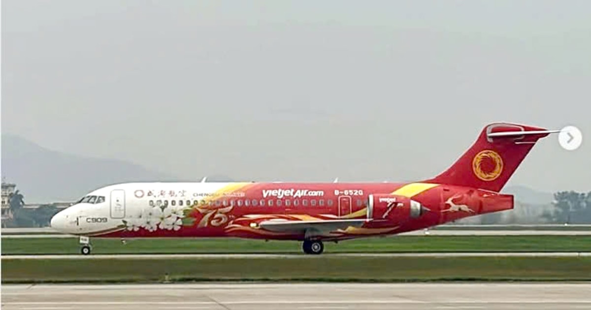 Một chiếc COMAC C909 đã hạ cánh xuống sân bay Nội Bài