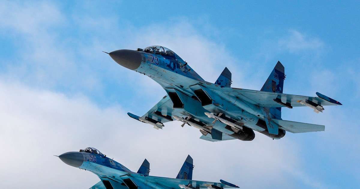 Tiêm kích huấn luyện Su-27UB Nga bị thiêu rụi trong đêm